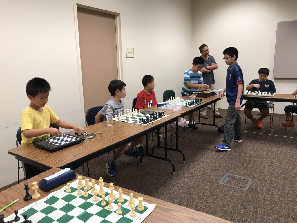 Simultaneous Exhibitions – Chess In Action